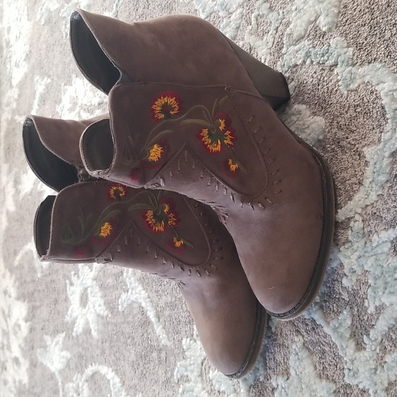 MIA | Shoes | Mia Booties Floral Embroidery | Poshmark